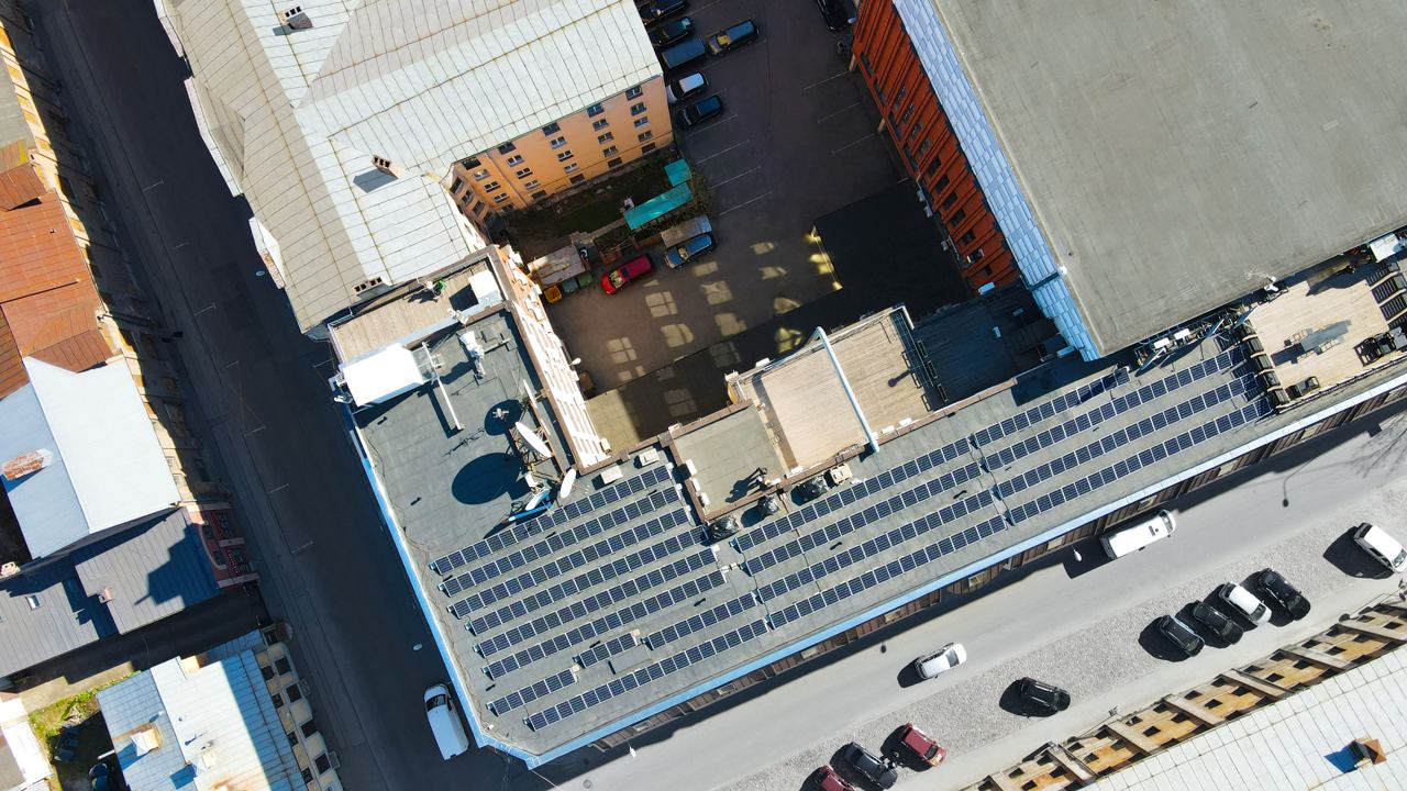 Rooftop installation of solar power plants for commercial buildings in ...